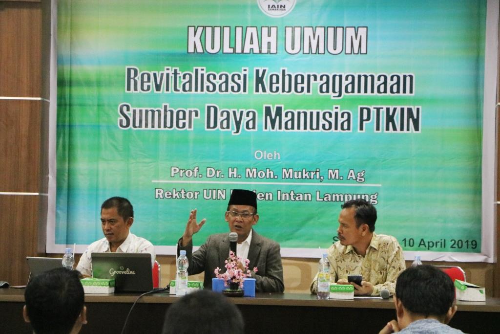 Prof. Dr. Moh. Mukri, M. Ag Jawab Tantangan PTKIN Hadapi Revolusi ...